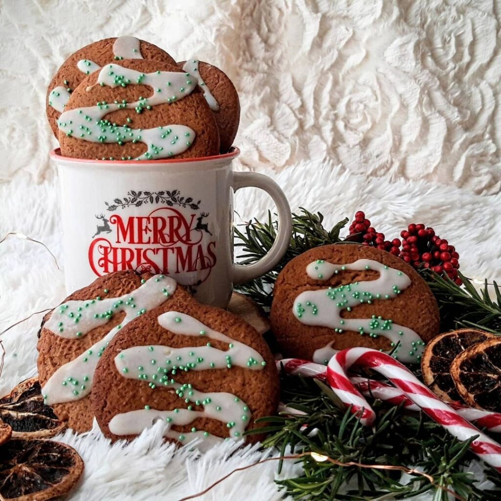 Festive Delight: Easy Christmas Gingerbread Cookies Recipe