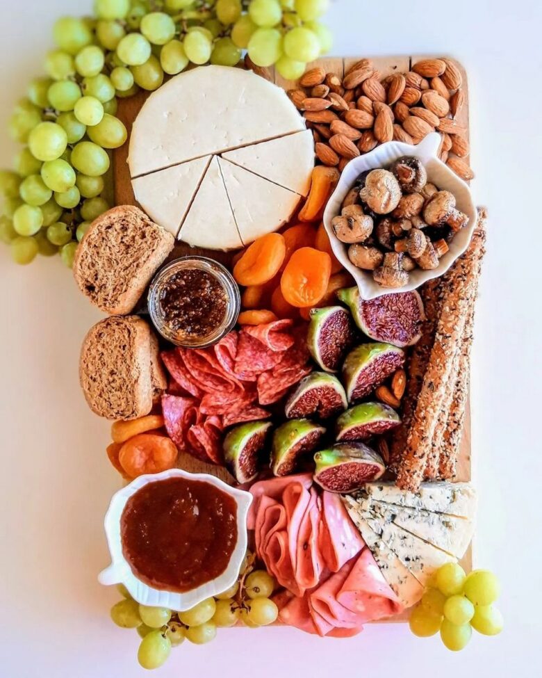 How to prepare the Ultimate Greek Cheese and Charcuterie Platter